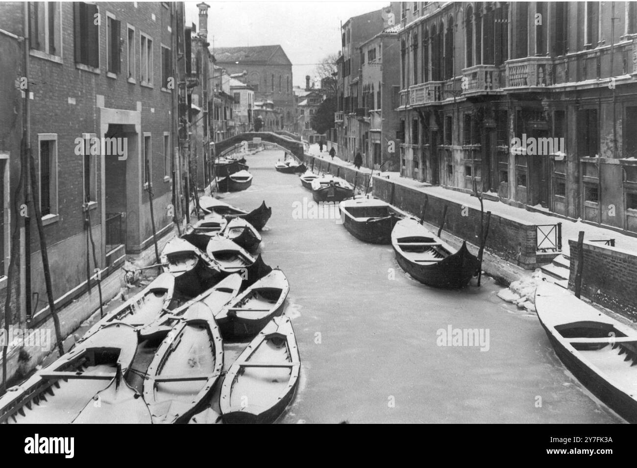 The canals of Venice frozen over. 1929 Stock Photo - Alamy