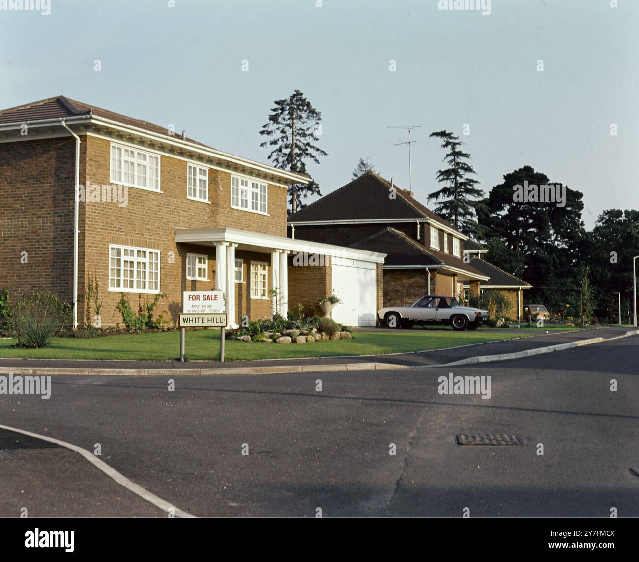 Middle income housing - Georgian-style Stock Photo - Alamy