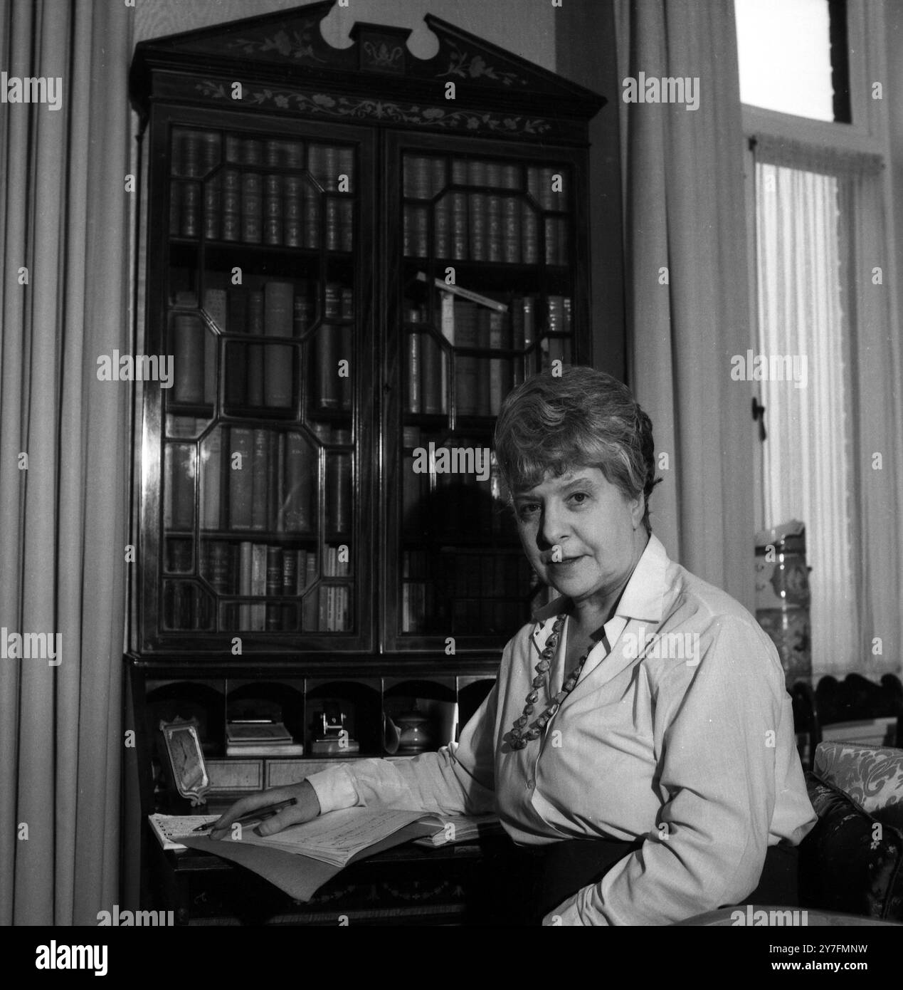 70s actress hi-res stock photography and images - Alamy