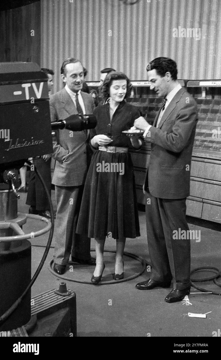 Sarah Churchill, second daughter of Winston Churchill, actress, 1914 ...