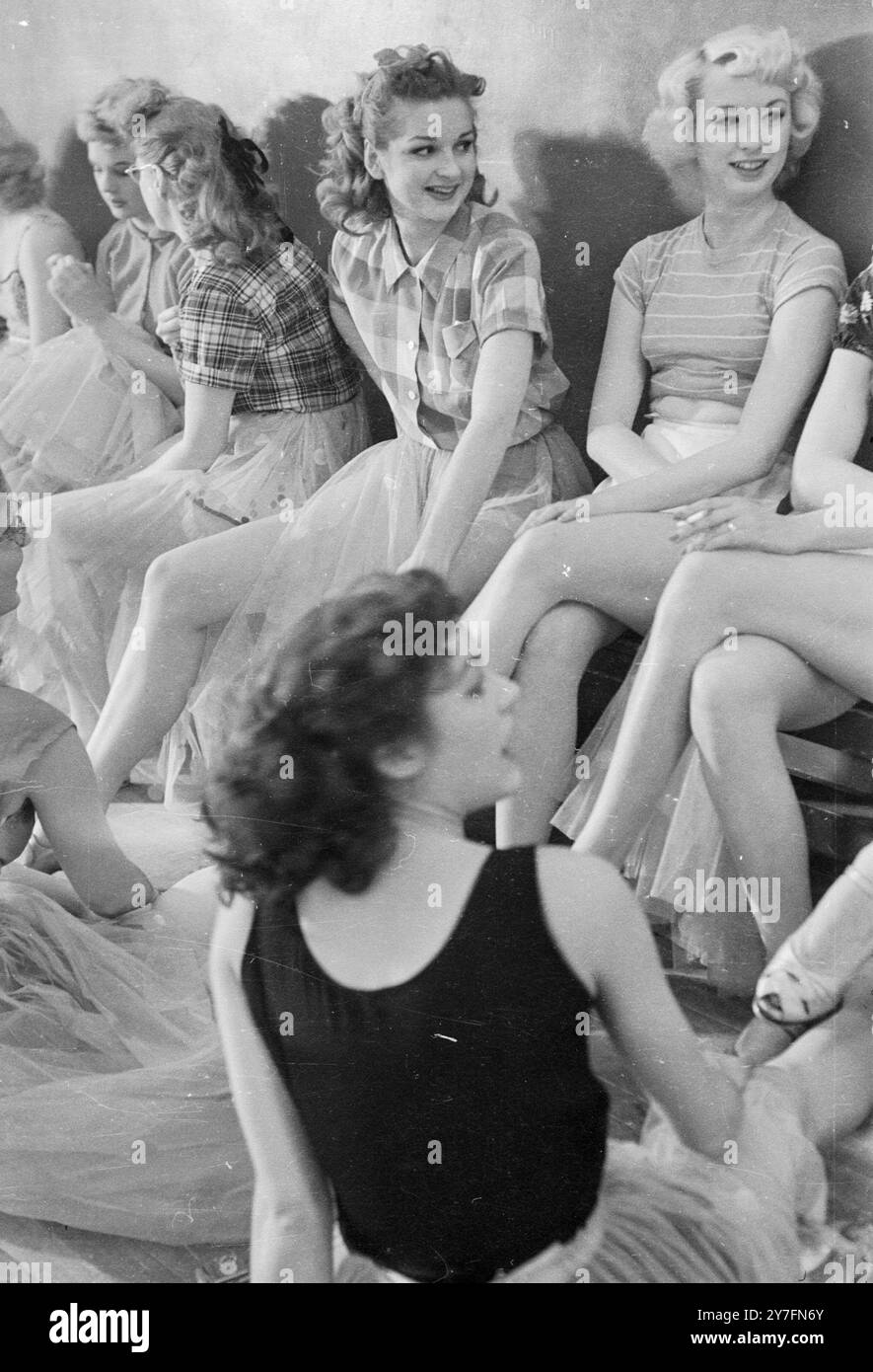The Rockettes, the showgirls who performed at Radio City Music Hall in ...