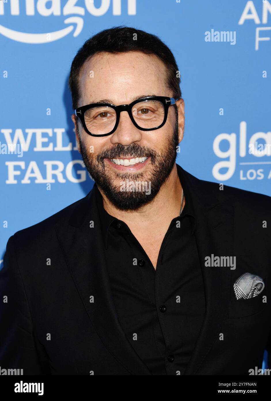 LOS ANGELES, CALIFORNIA - SEPTEMBER 28: Jeremy Piven attends the ...
