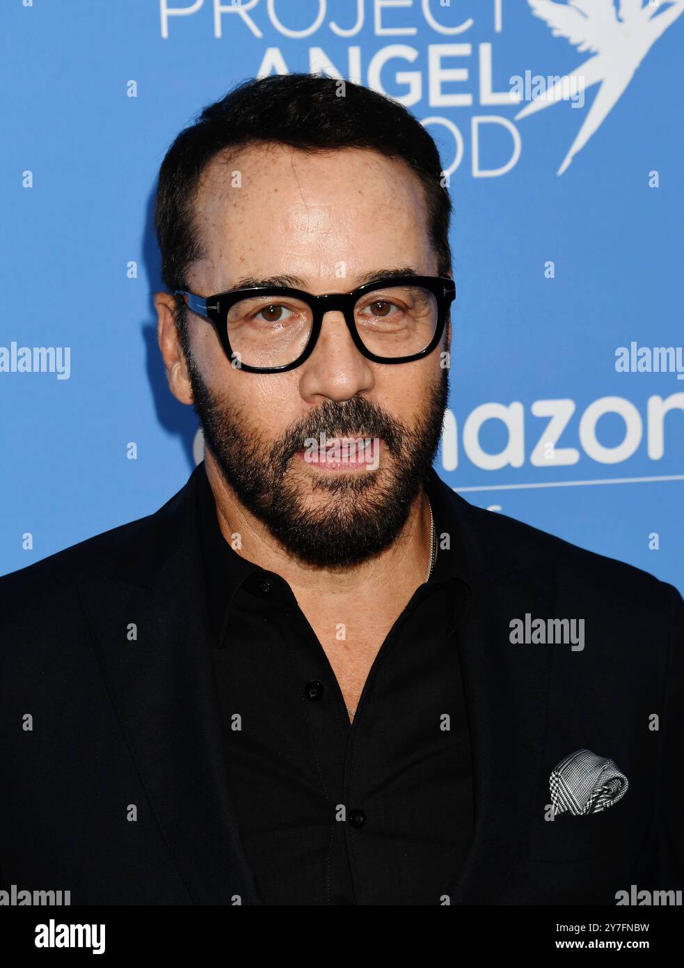LOS ANGELES, CALIFORNIA - SEPTEMBER 28: Jeremy Piven attends the ...