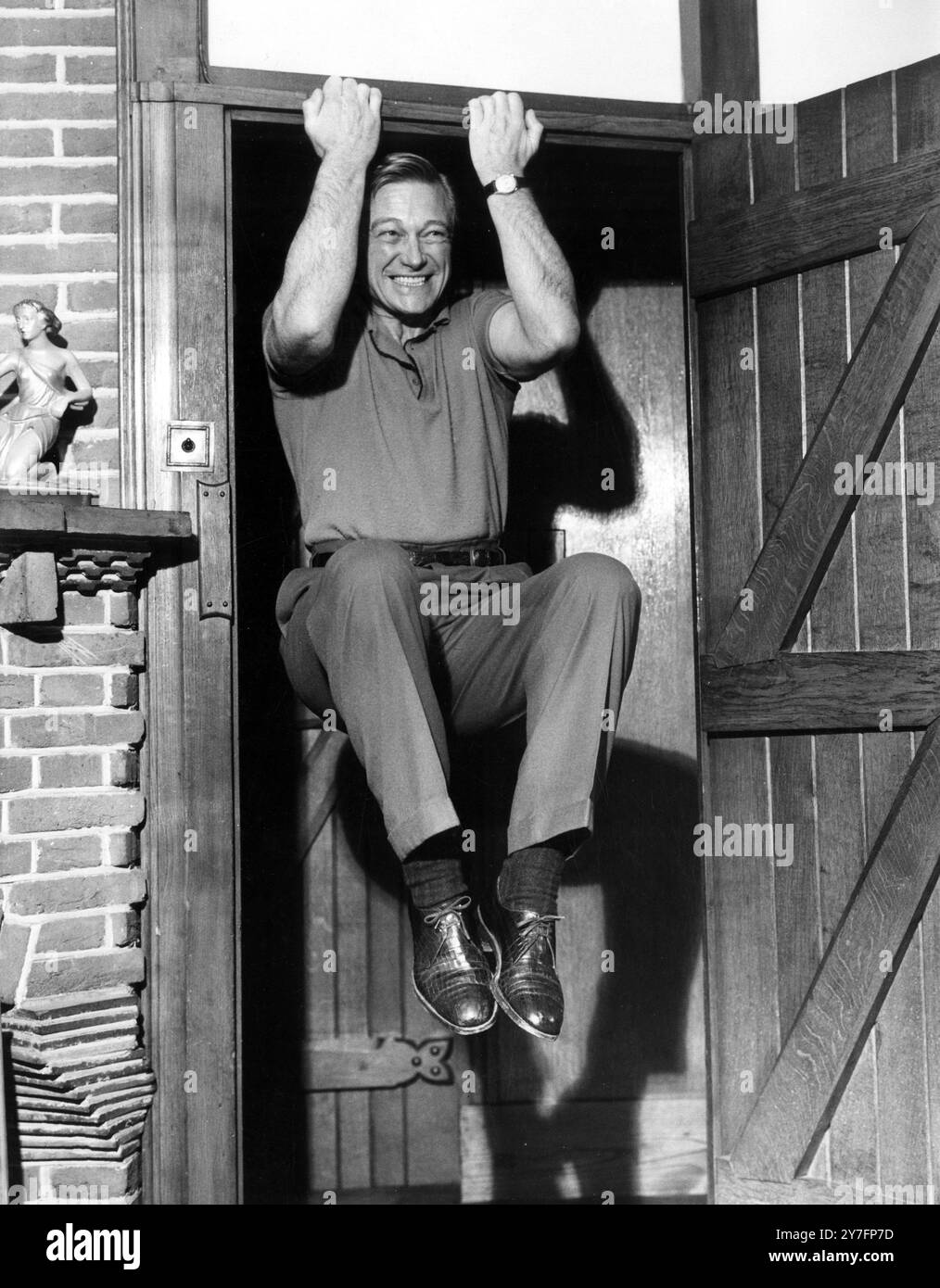 Richard Denning (1914 - 1998) American actor who starred in B Movie ...