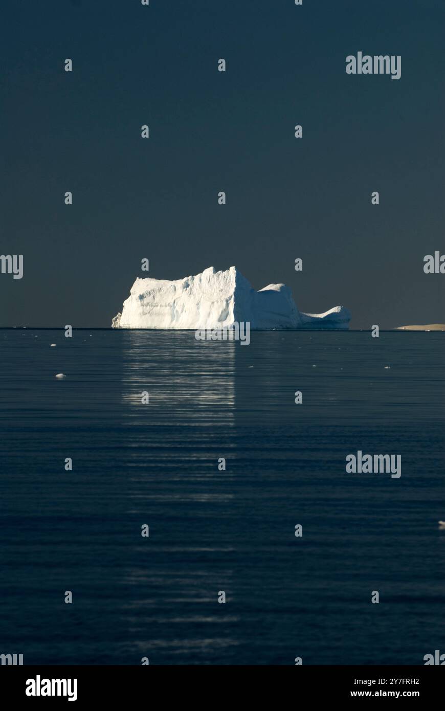 Antarctica floating ice global hi-res stock photography and images - Alamy