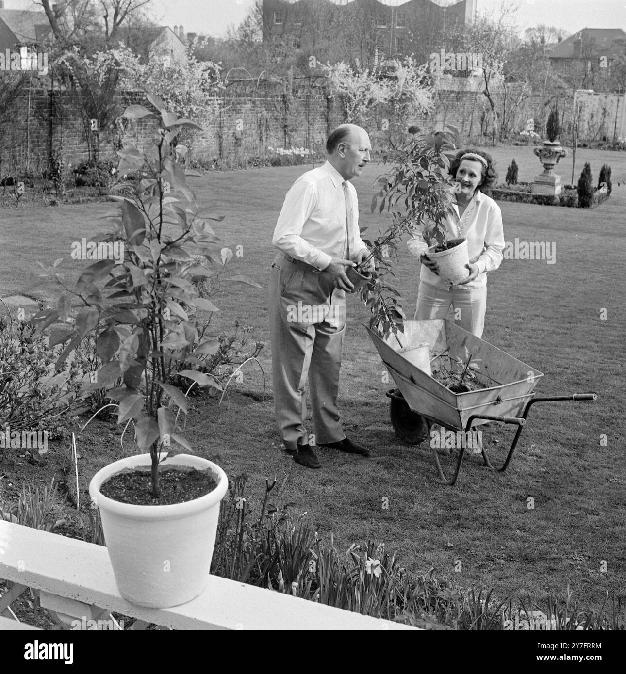 Fanny cradock hi-res stock photography and images - Alamy