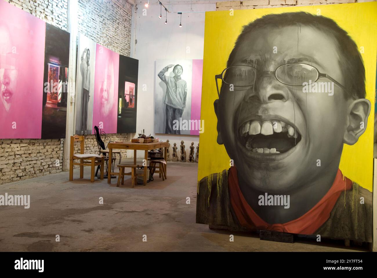 Contemporary chinese painting exhibition hi-res stock photography and ...