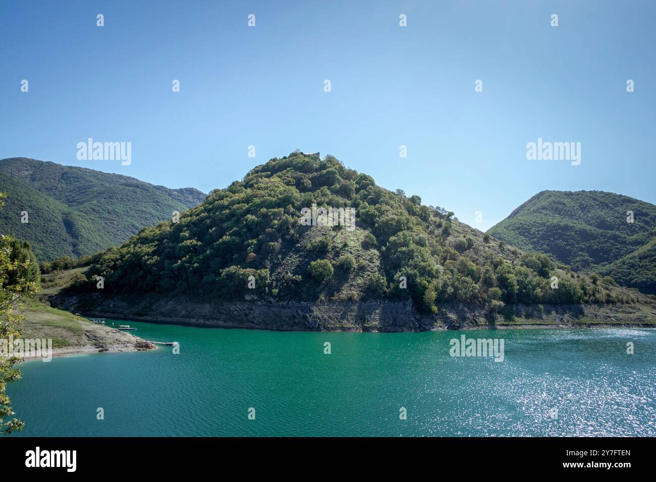 Turano Lake. The villages of Castel di Tora and Colle di Tora, along ...