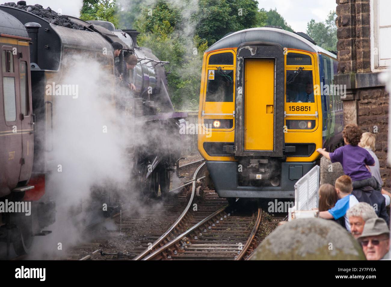 Black 5 45407 with the Scarborough Spa Express Stock Photo - Alamy