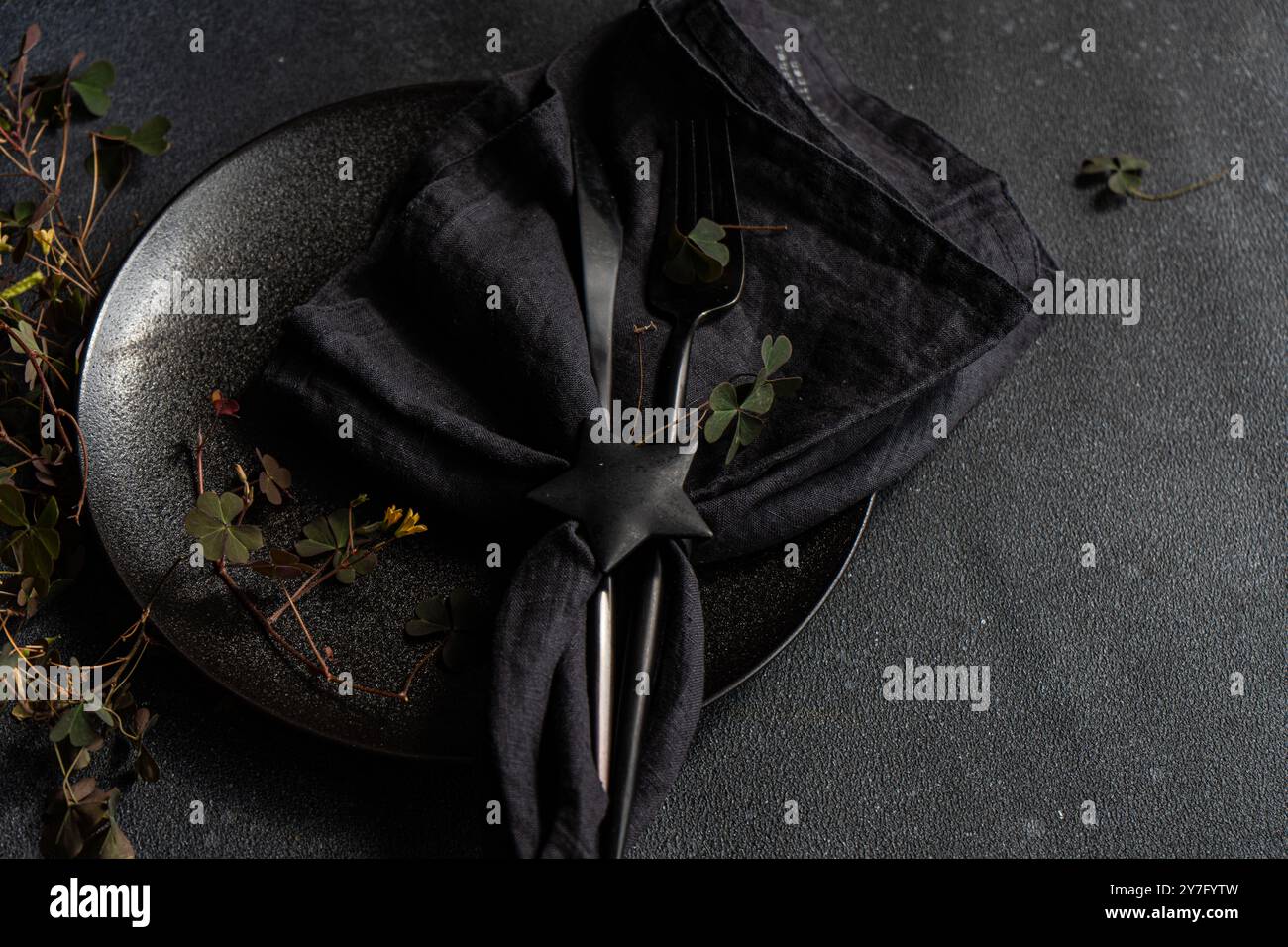 Table setting with fresh shamrock leaves Stock Photo - Alamy