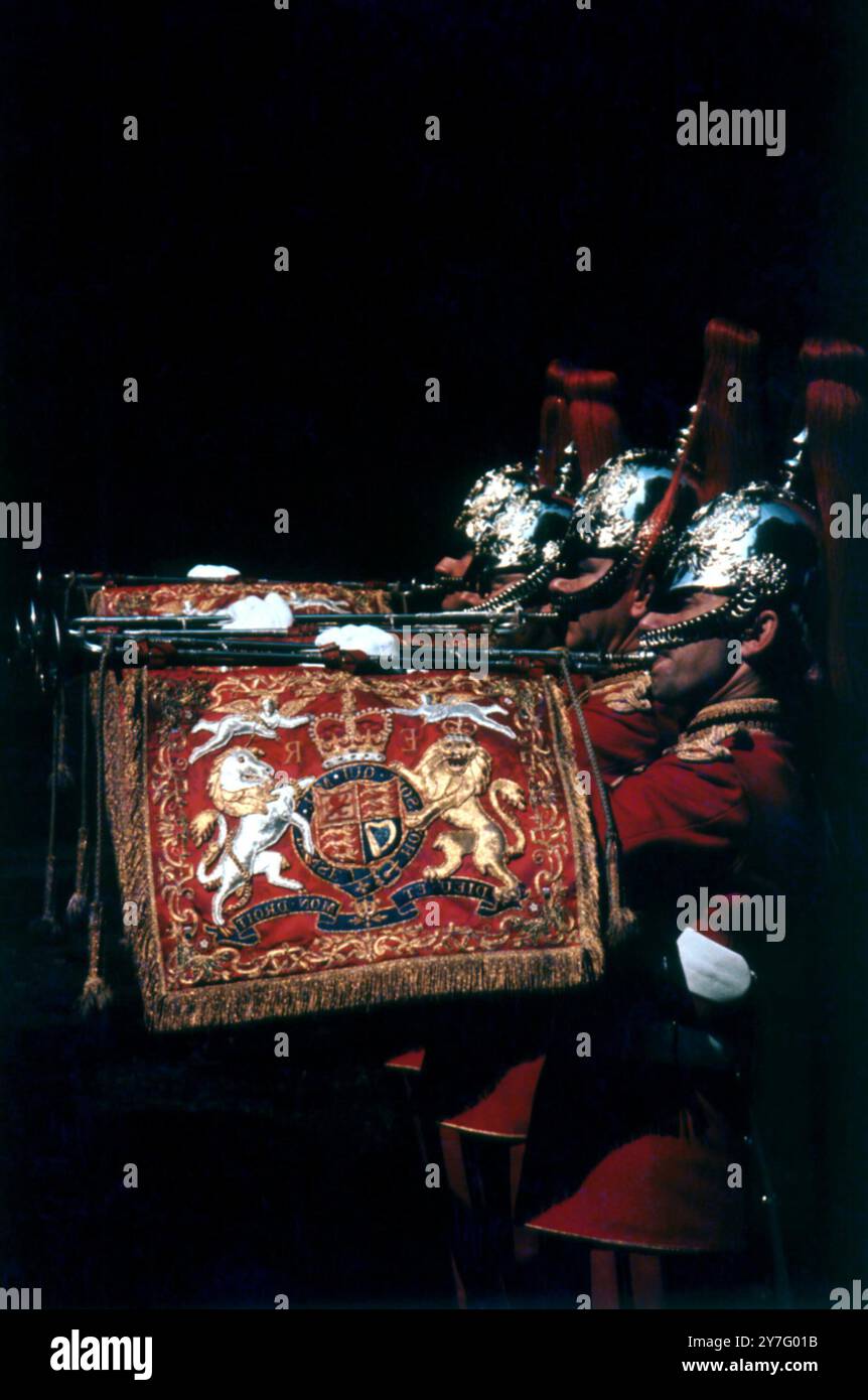 Blow trumpets hi-res stock photography and images - Alamy