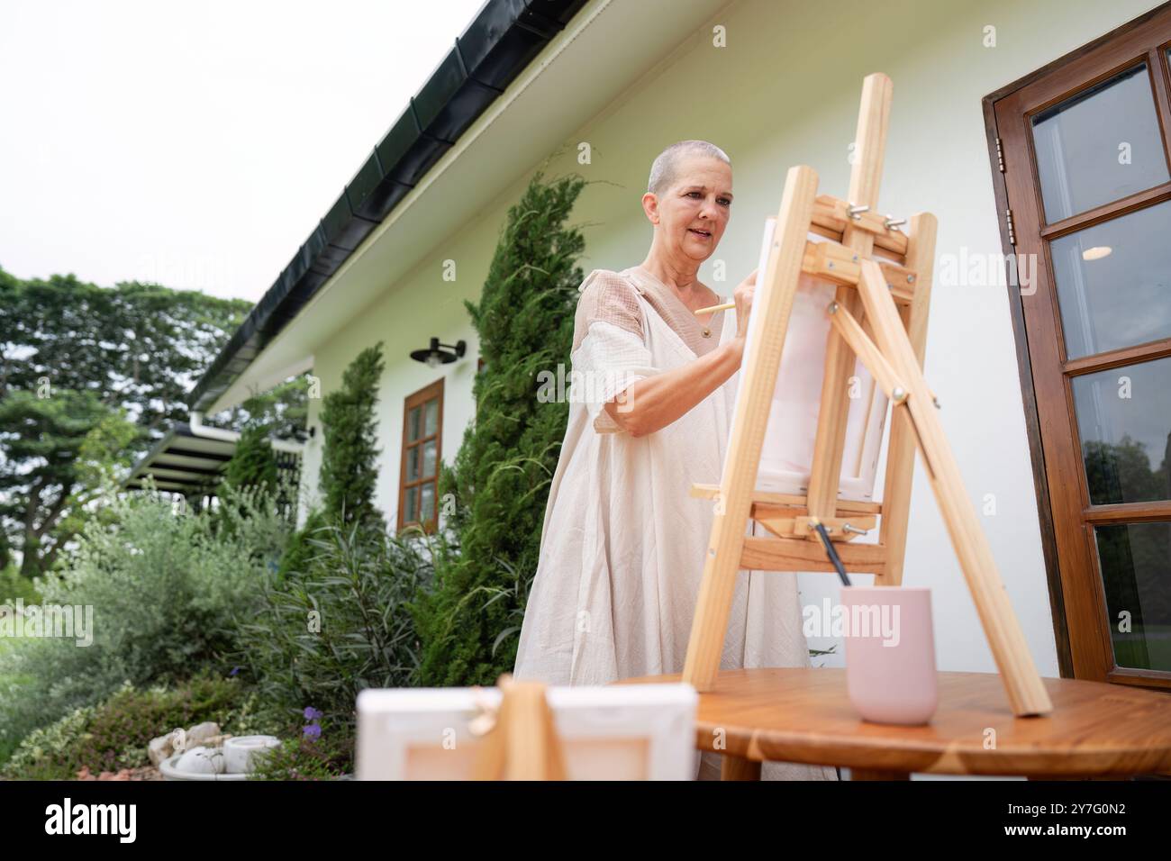 Artist planning hi-res stock photography and images - Alamy