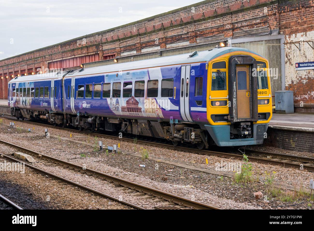 Diesel multiple unit hi-res stock photography and images - Alamy