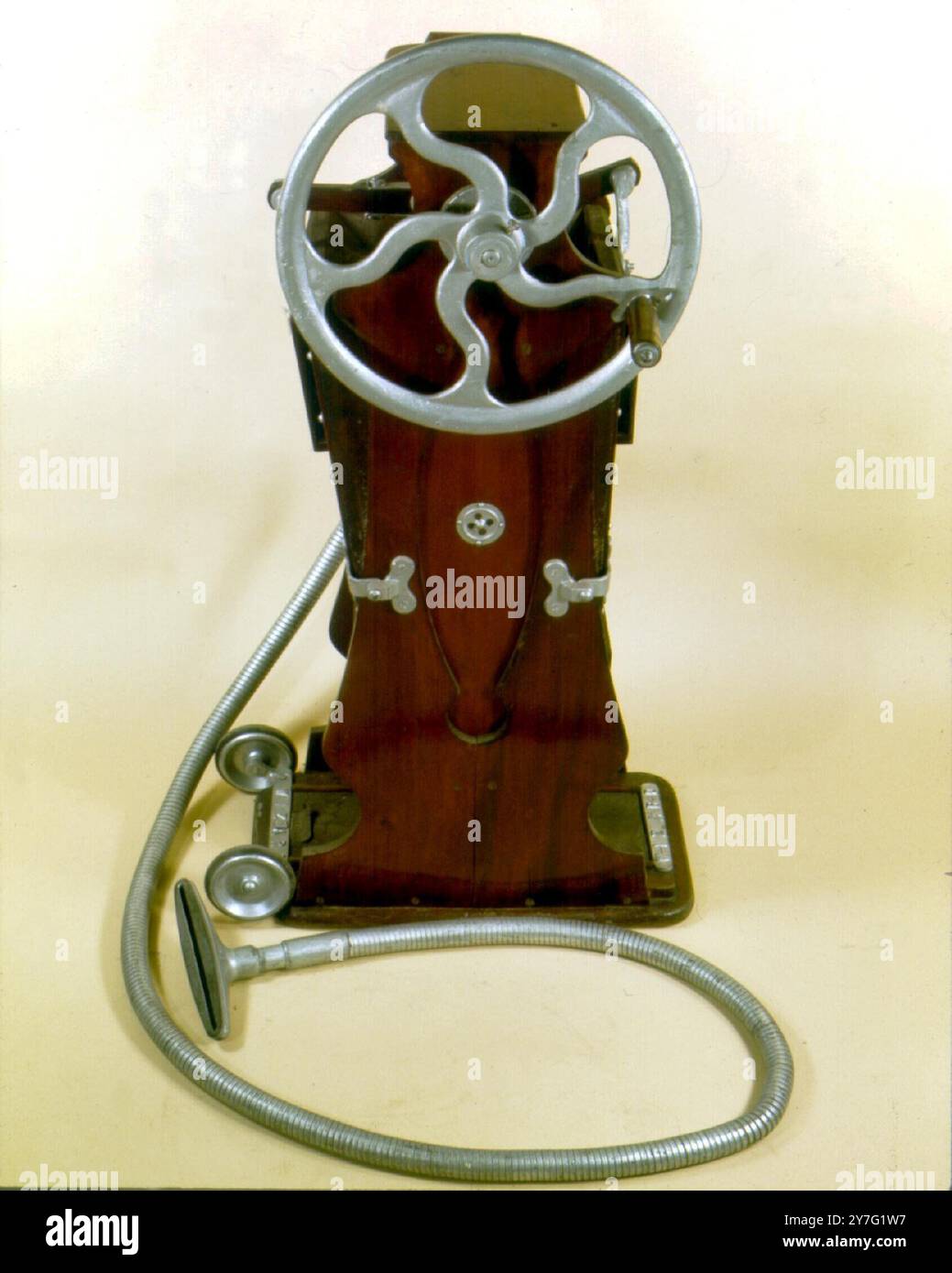 Hand operated vacuum cleaner hi-res stock photography and images - Alamy
