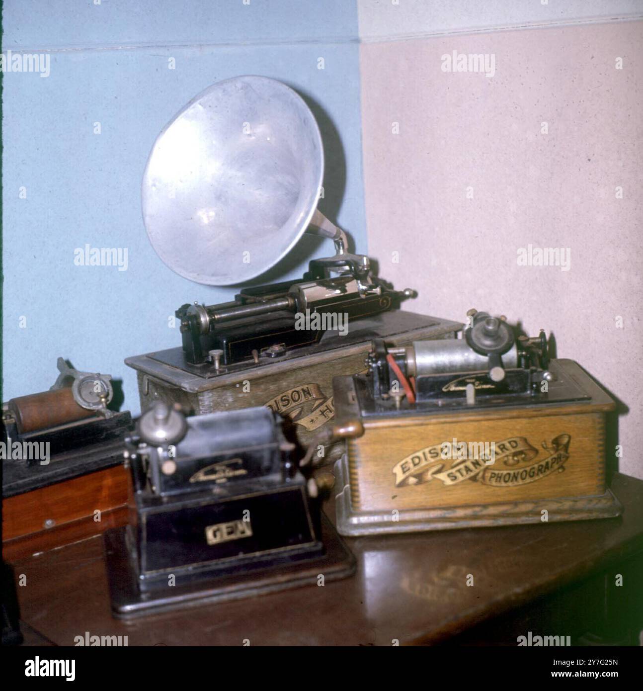 Edison bell hi-res stock photography and images - Alamy