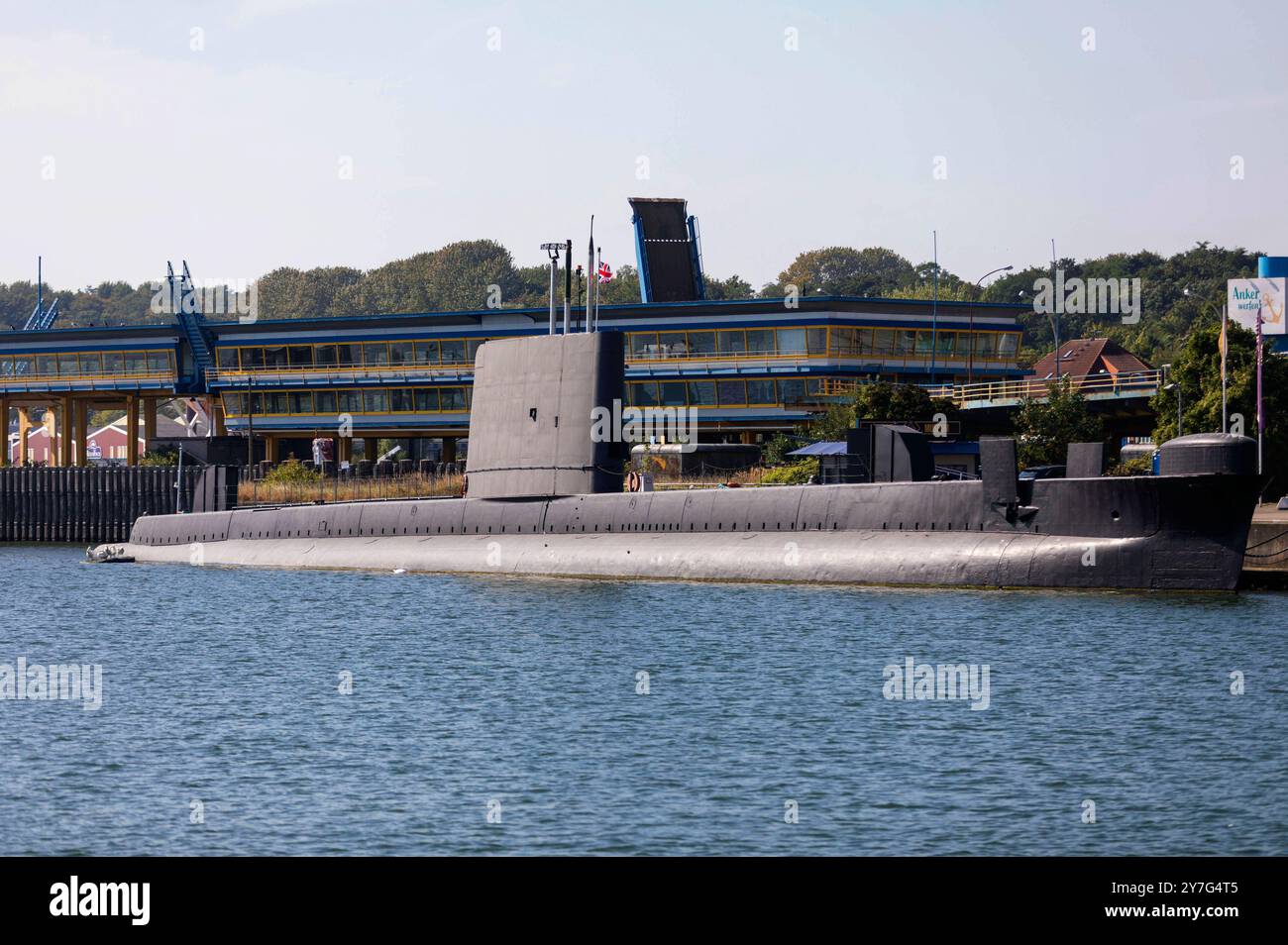 Im Stadthafen von Sassnitz liegt das ausgemusterte britische U-Boot HMS ...