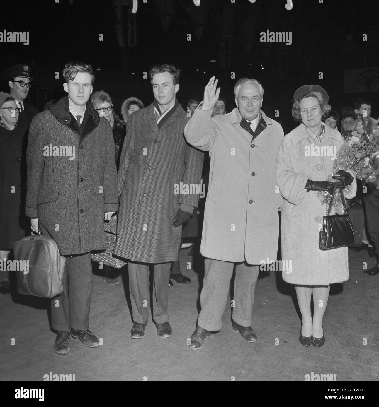 490964 CHRISTMAS HOLIDAY ENDS FOR PREMIER AND FAMILY: LONDON: BRITISH ...