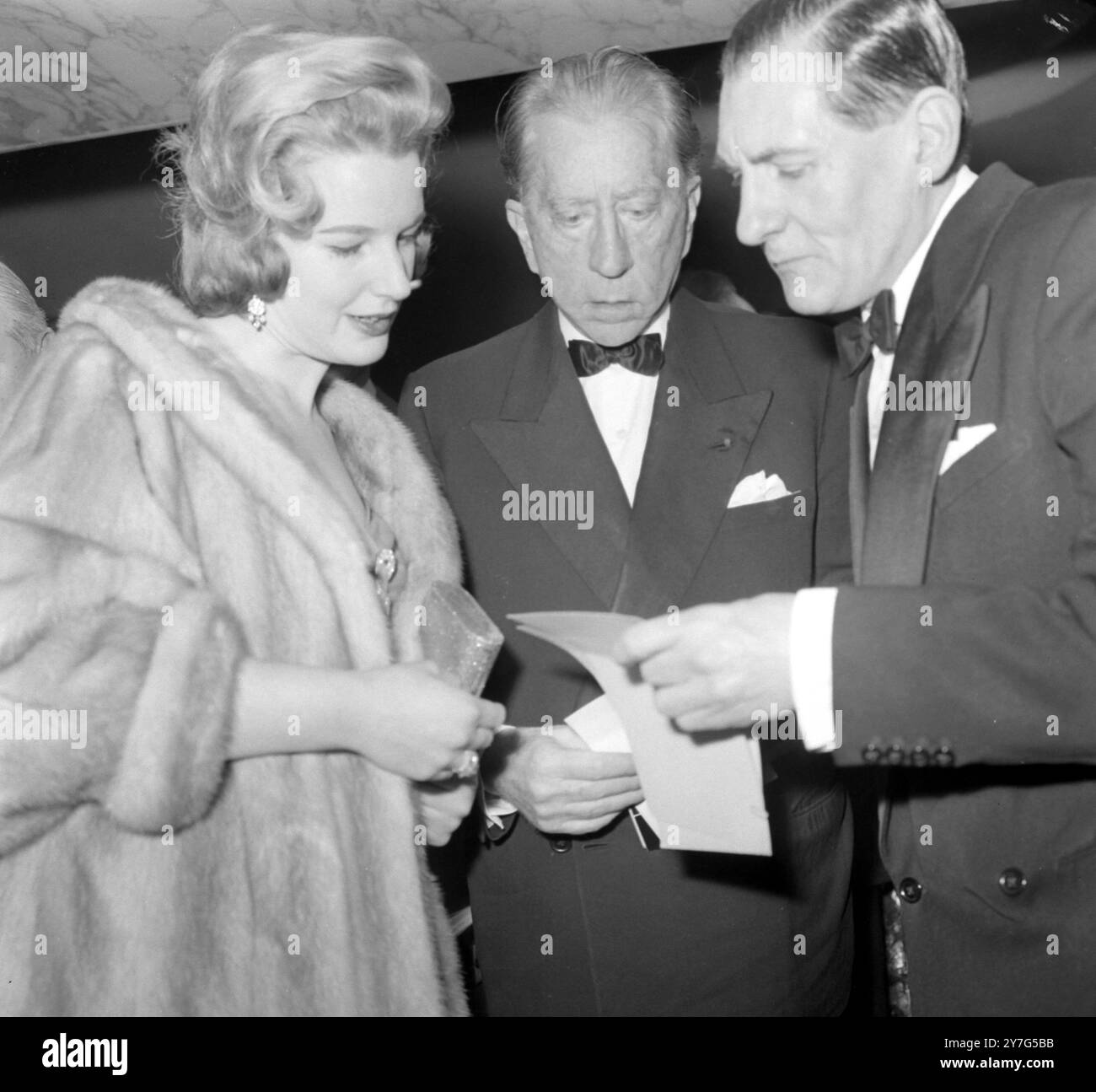 ROBINA LUND WITH PAUL GETTY IN LONDON AT THE YELLOW ROLLS ROYCE ...