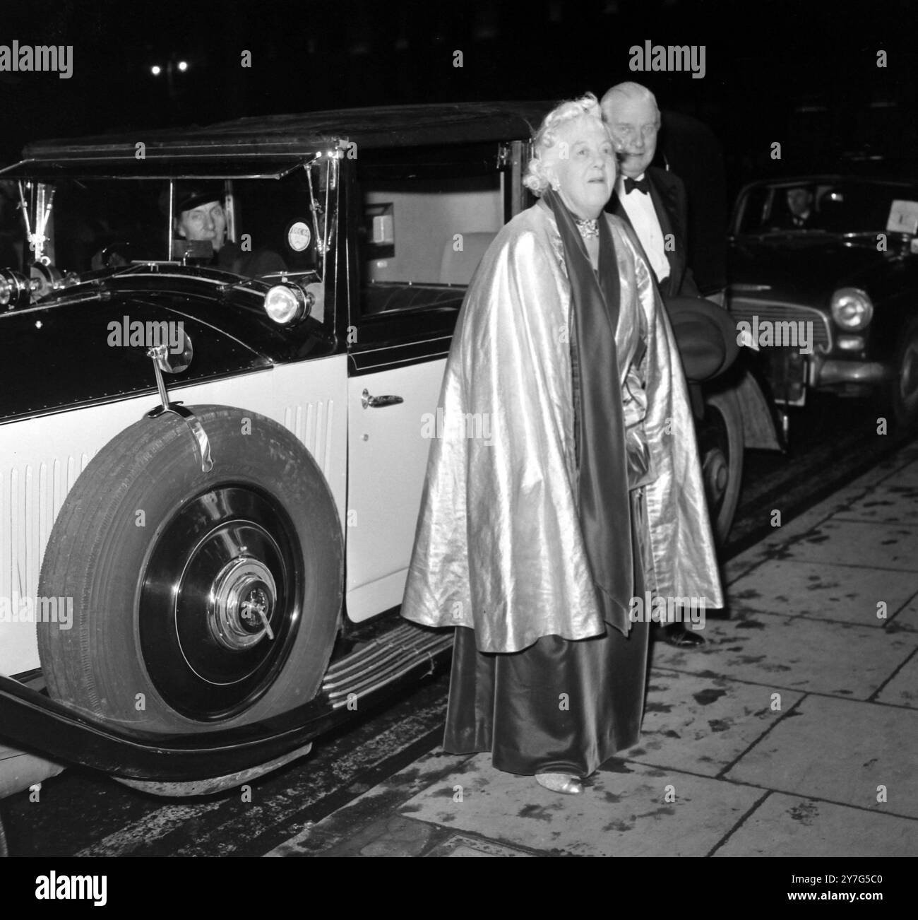 STRINGER DAVIES WITH WIFE MARGARET RUTHERFORD IN LONDON AT THE YELLOW ...