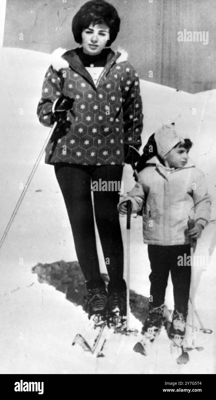 EMPRESS FARAH DIBAH WITH REZA PRINCE AT SKI RESORT IN TEHERAN, IRAN ...