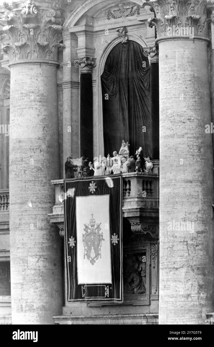 RELIGION POPE PAUL VI GIVES BLESSING IN ST PETERS SQUARE IN VATICAN ...