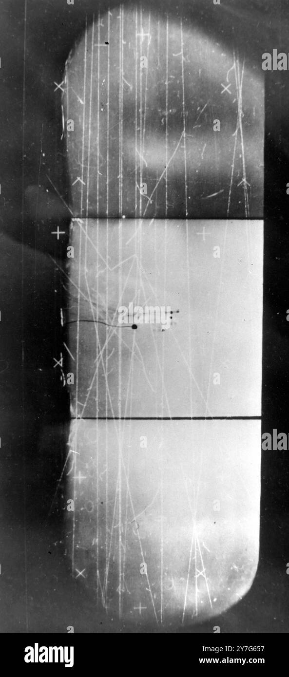 NUCLEAR POWERED LIQUID-HYDROGEN BUBBLE CHAMBER RECORD TRACKS PARTICLES ...