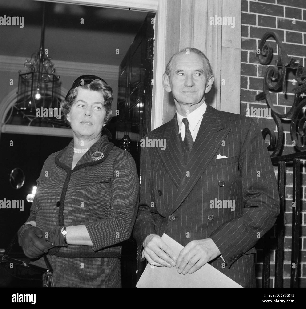 JAY DOUGLAS IN LONDON ; 21 DECEMBER 1964 Stock Photo - Alamy