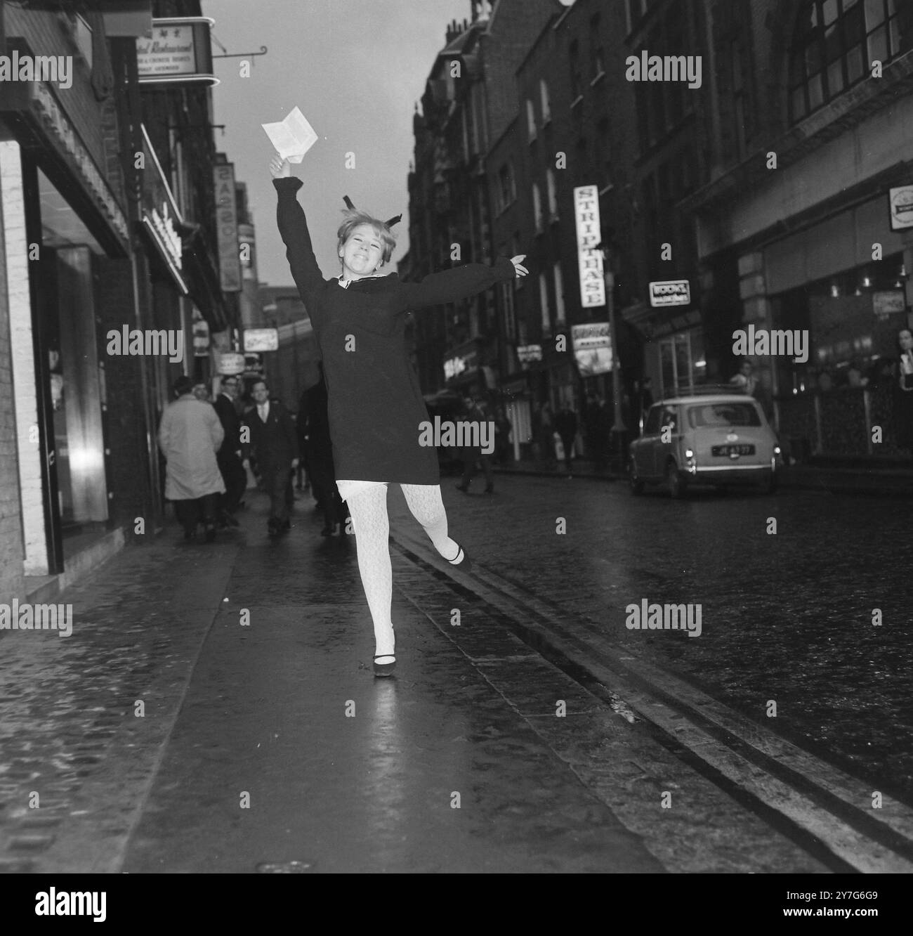 Actress julia foster hi-res stock photography and images - Alamy