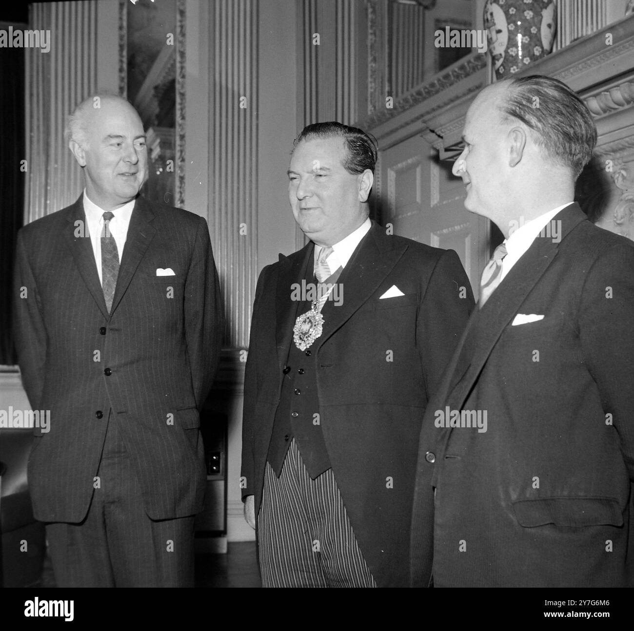 LORD MAYOR OF LONDON ALDEMAN JAMES MILLER WITH EARL OF VERULAM AND ...