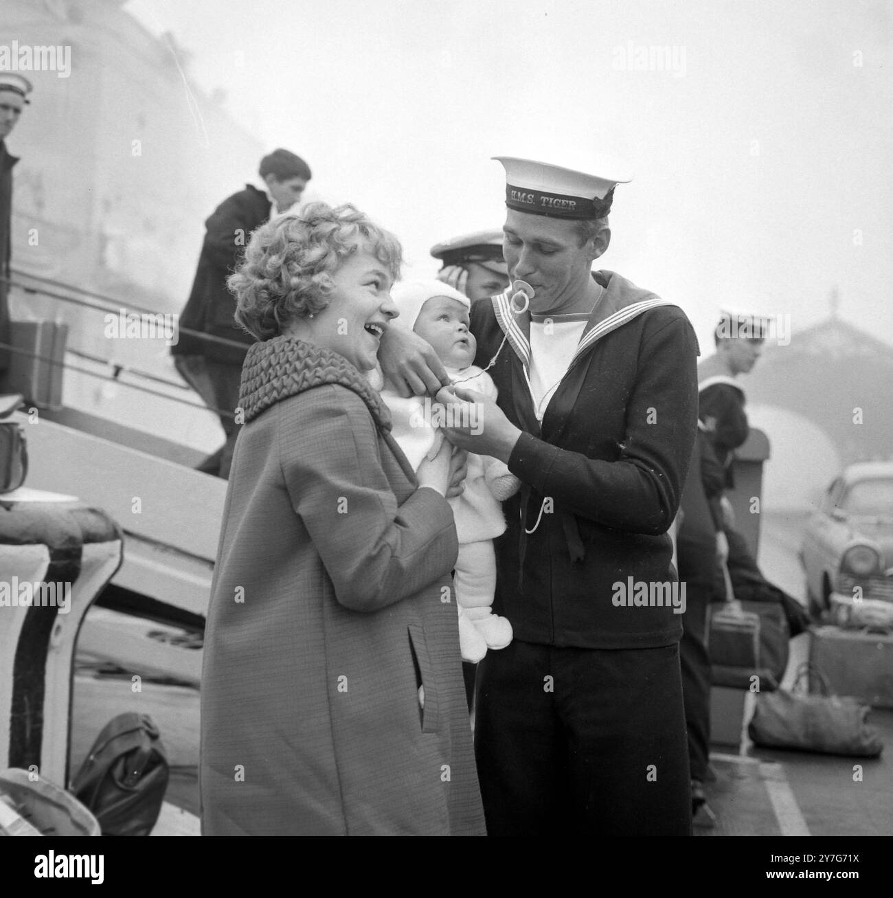 ANN ATTHIS WITH STAN HUSBAND & DAVID SON IN PORTSMOUTH / ; 17 DECEMBER ...