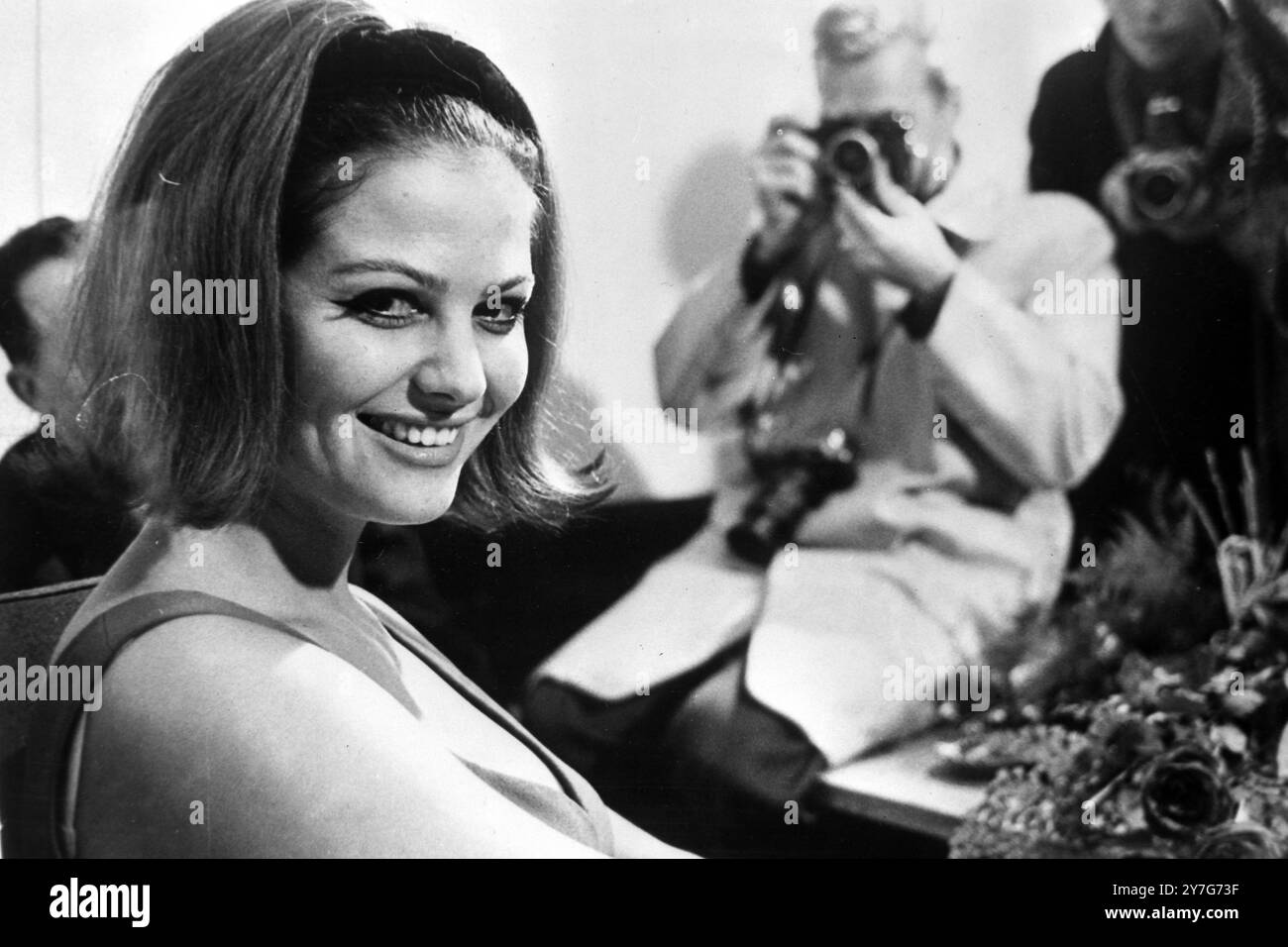 Claudia cardinale 1964 hi-res stock photography and images - Alamy