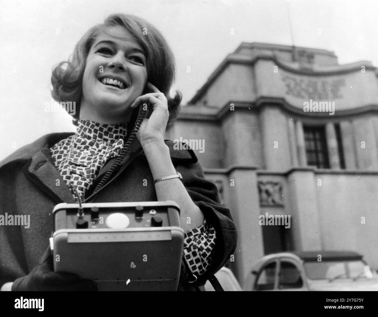GIRL IN PARIS / ; 16 DECEMBER 1964 Stock Photo - Alamy