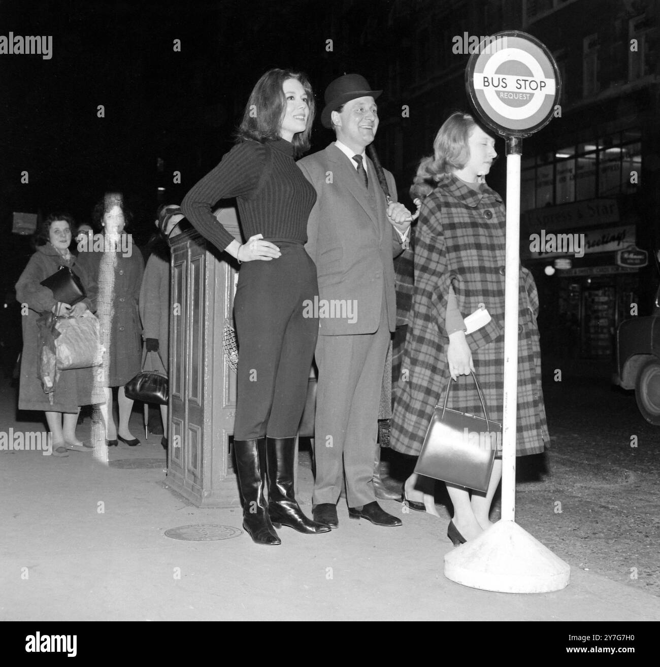 New london bus stop Black and White Stock Photos & Images - Alamy