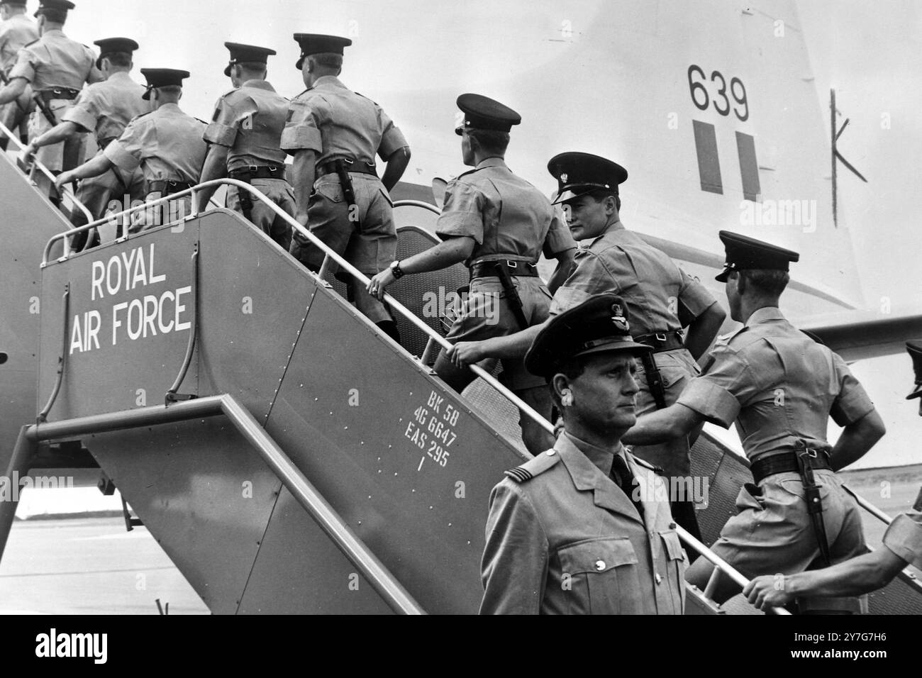 BRITISH ARMY STAFFS REGIMENT LAST TO LEAVE NAIROBIE, KENYA ; 14 ...