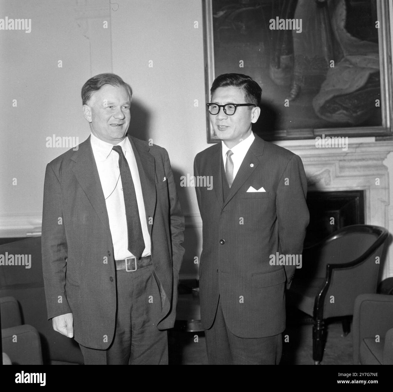 LORD WALSTON WITH KOREAN FOREIGN MINISTER TONG WONG LEE IN LONDON ...