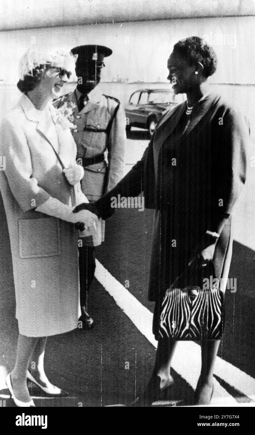 NGINA KENYATTA WITH WIFE OF MACDONALD MRS IN NAIROBI FARAWELL / ; 11 ...