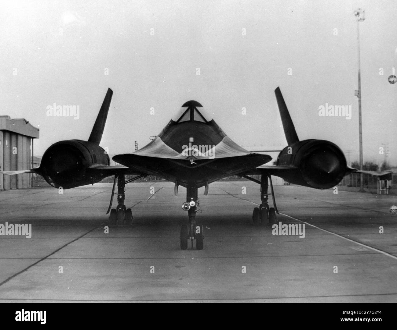 AVIATION NEW USAF STRATEGIC RECONNAISSANCE AIRCRAFT SR-70 ; 8 DECEMBER ...