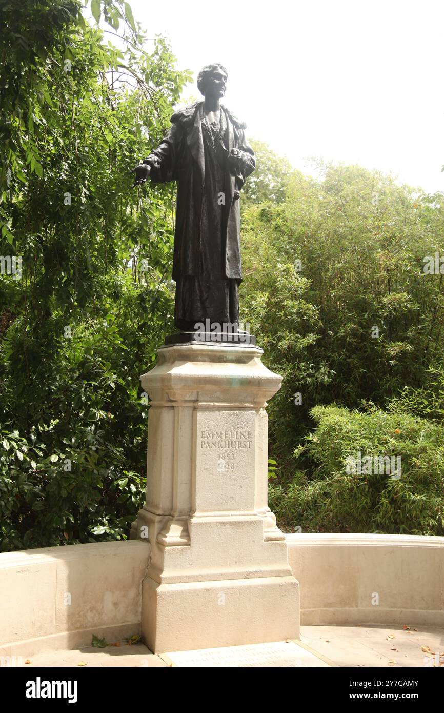 Statue of Emmeline Pankhurst in Victoria Tower Gardens, City of London ...