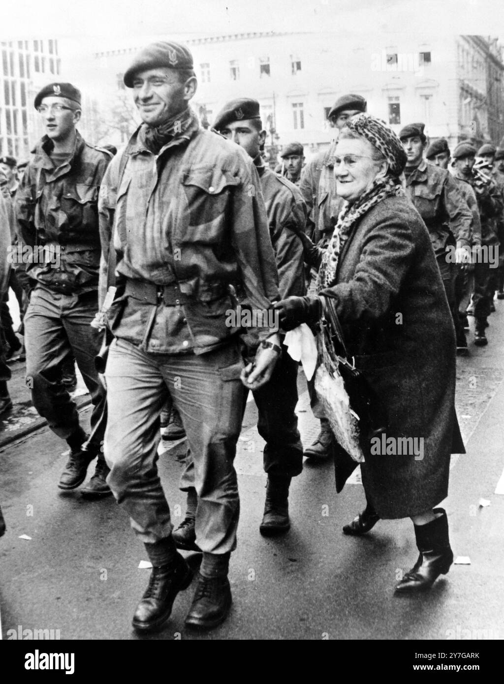 ARMY MILITARY CEREMONY WITH BELGIAN PARATROOPERS IN BRUSSELS ; 3 ...