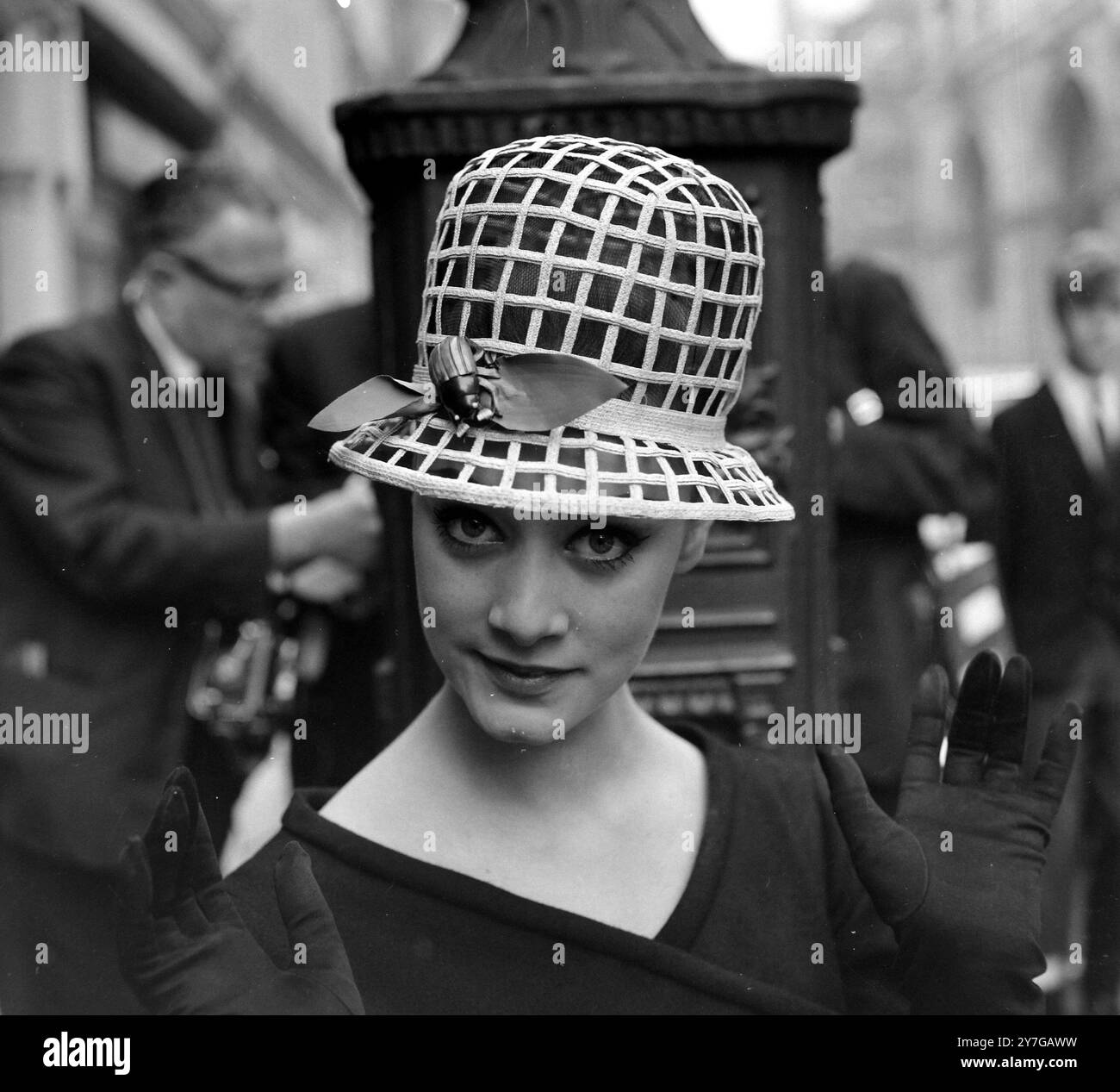 DALBY CATHERINE MODELS DIOR SPRING FASHION COLLECTION / ; 2 DECEMBER ...