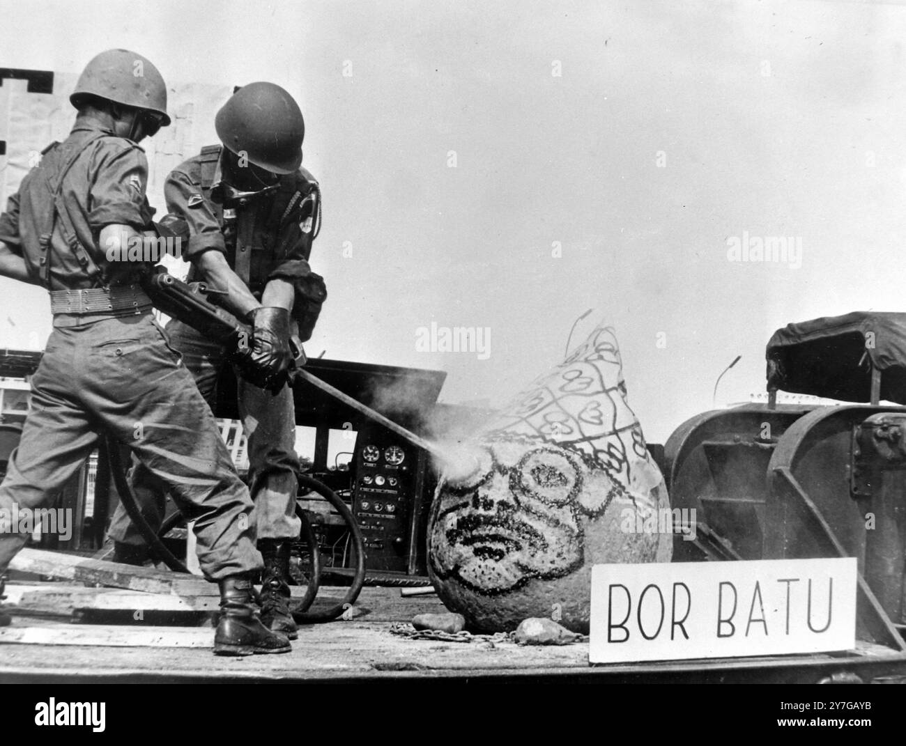 INDONESIAN ARMY ENGINEERS PARADE - ENGINEER CORPS CELEBRATION IN DJAKARTA , INDONESIA - 2 ...