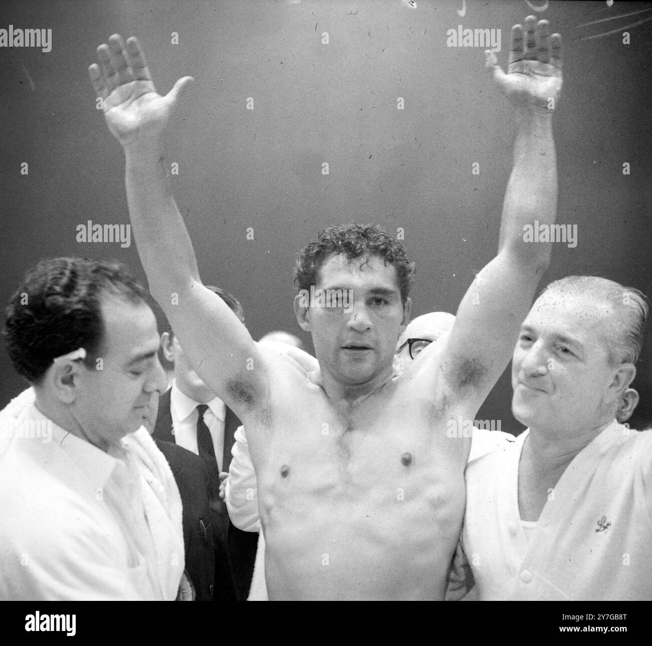 BOXING LIGHT HEAVYWEIGHT WILLIE PASTRANO V TERRY DOWNES IN ACTION IN ...