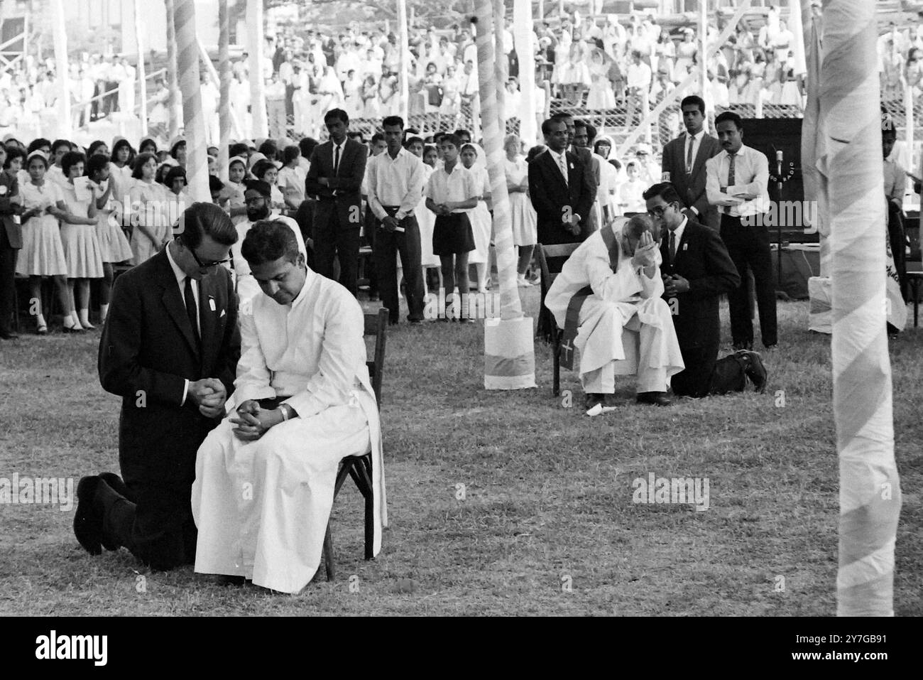 CONFERENCES 38TH EUCHARISTIC CEREMONY AT BOMBAY OVAL WITH POPE PAUL VI ...