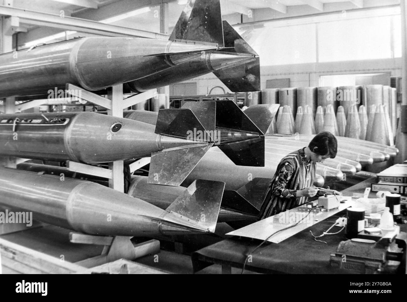 FACTORIES SIEBEL AIRCRAFT FACTORY MAKING EXTERNAL FUEL TANKS ; 27 ...