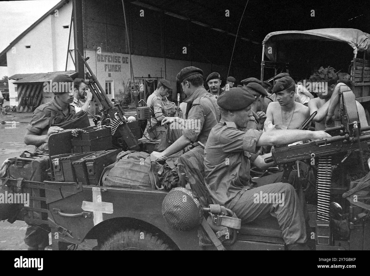 BELGIAN PARATROOPERS IN STANLEYVILLE, CONGO / ; 27 NOVEMBER 1964 Stock ...