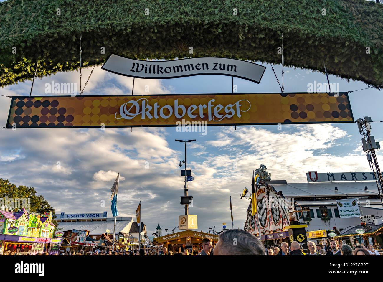 Willkommen 2024 hi-res stock photography and images - Alamy