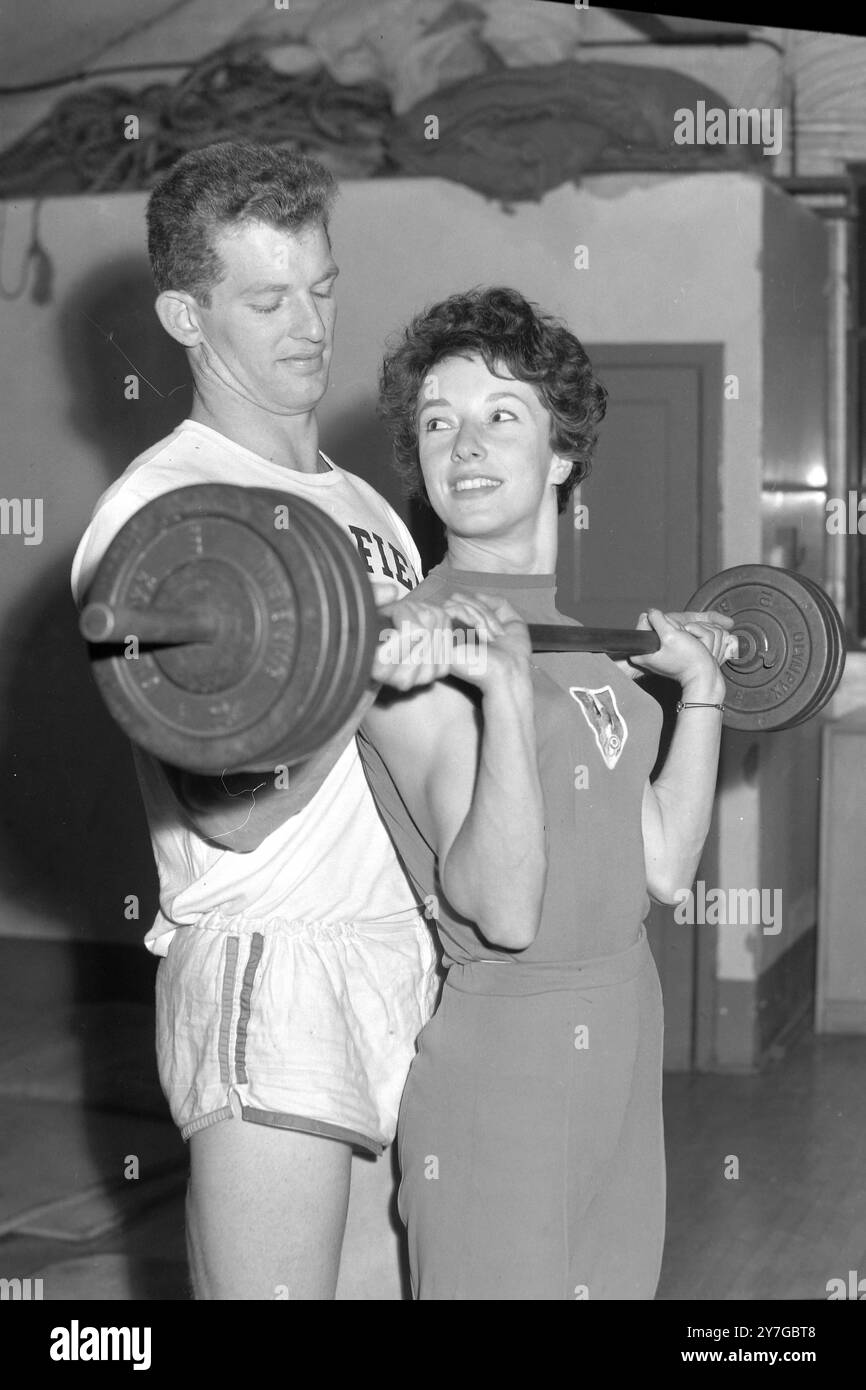 ROBBIE BRIGHTWELL WITH FIANCEE ANN PACKER / ; 26 NOVEMBER 1964 Stock ...