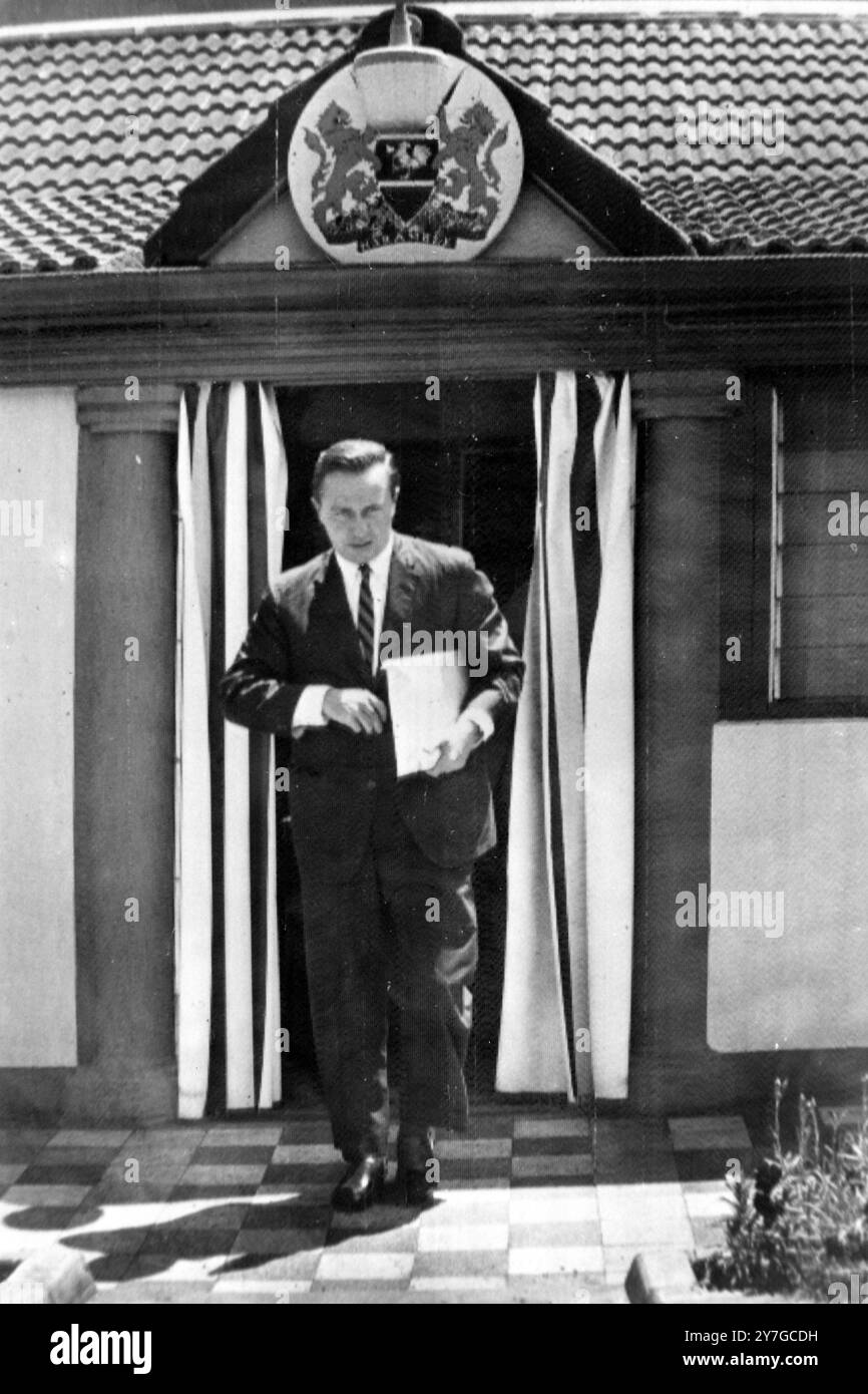 WILLIAM ATTWOOD IN NAIROBI, KENYA / ; 24 NOVEMBER 1964 Stock Photo - Alamy