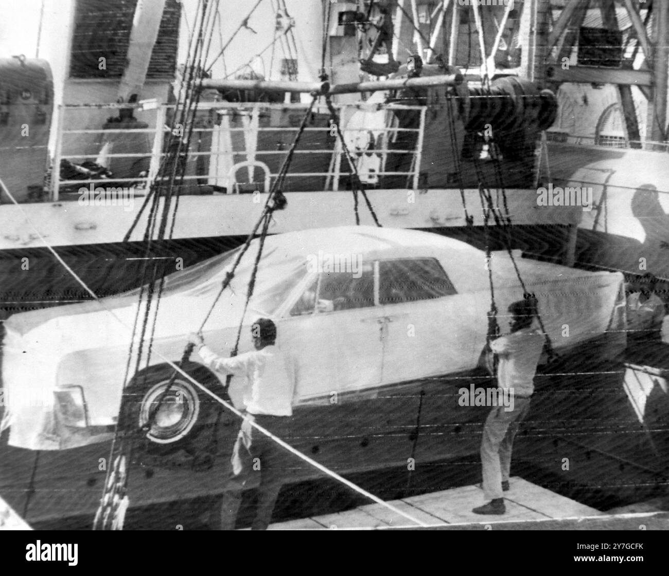 MOTOR CAR FORD CONTINENTAL CONVERTIBLE FOR POPE PAUL VI IN BOMBAY ...