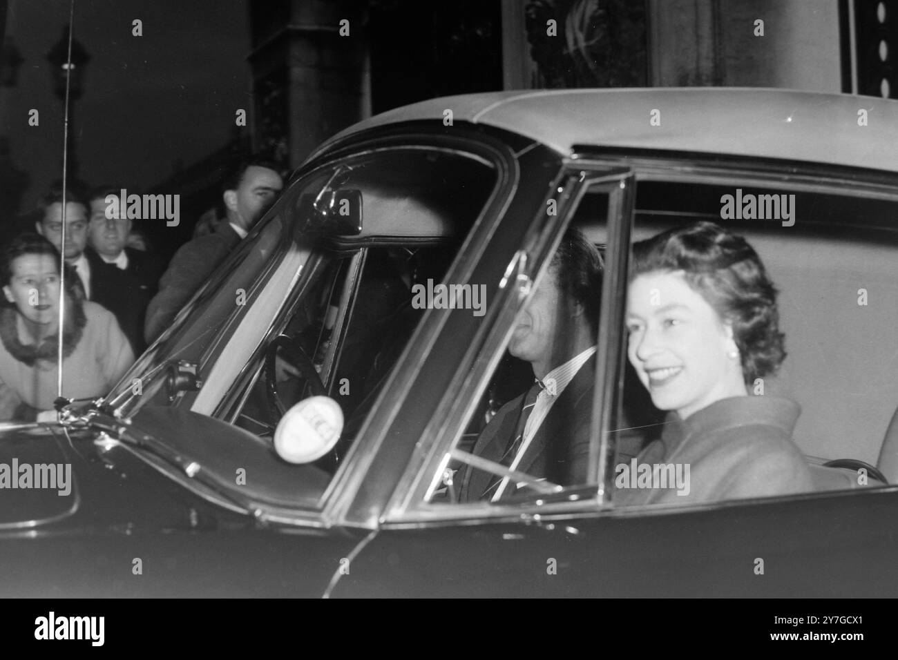 PHILIP PRINCE AND QUEEN ELIZABETH II DRIVING FROM BUCKINGHAM PALACE IN ...